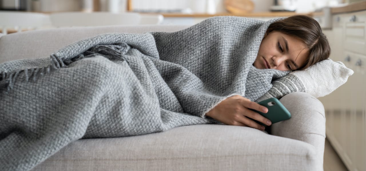 Seasonal Affective Disorder (SAD): Symptoms & Treatment Options ...